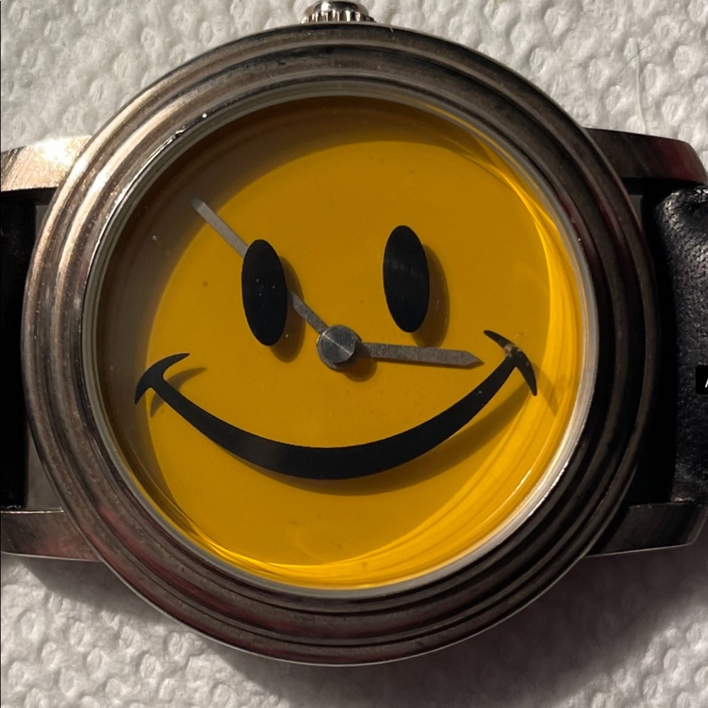 Joe Boxer Vintage Smiley Face Wrist Watch 1995 - Gem